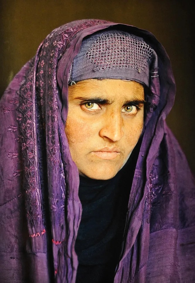 «La fille afghane bien connue après 50 ans»: Voici la fille afghane ...